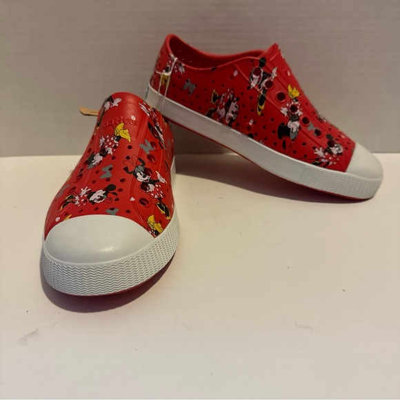 Disney | Shoes | Disney Native Minnie Mouse Shoes Slip On Red Womens 7 ...